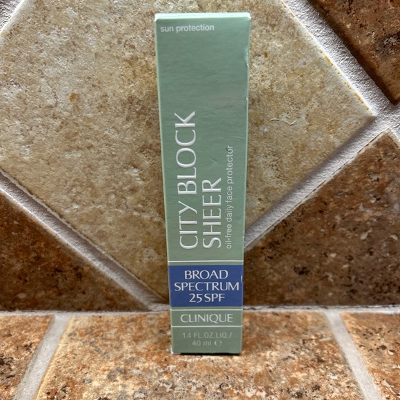 Clinique | Skincare | City Block Sheer Oilfree Daily Face Protector Spf ...